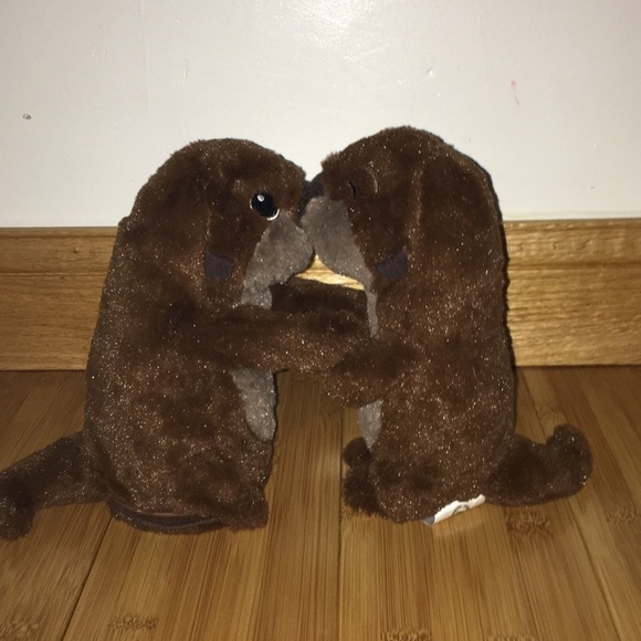 Disney | Toys | Disney Finding Dory Kissing Sea Otters Plush Bundle ...